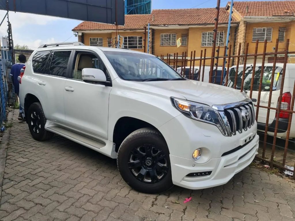 Landcruiser V8-ZX - Qaizen Car Rental